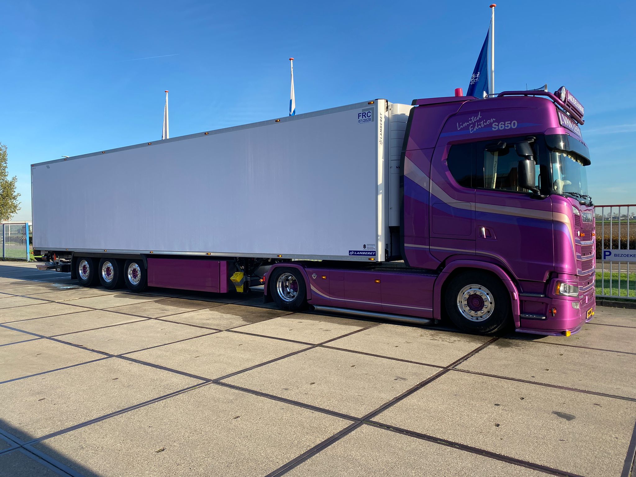 J. van Leent Transport - Carrosserie Elenbaas